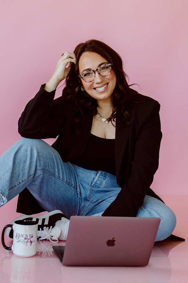 Kat Singleton (Author of Black Ties & White Lies)