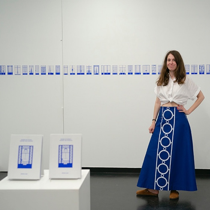 Eleanor Lines (Author of Doors of Kypseli – Πόρτες της Κυψέλης)