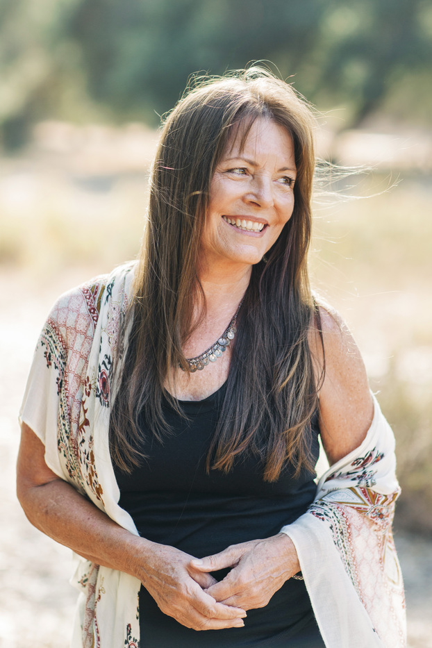 Mary E. Pearson (Author of Dance of Thieves)