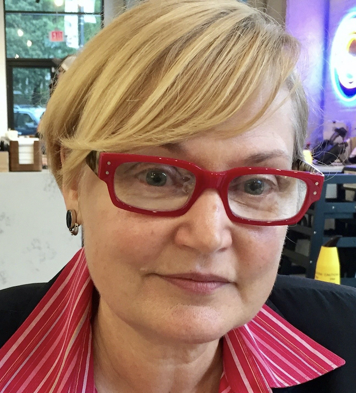 Kelly Oliver (Author of Betrayal at Ravenswick)