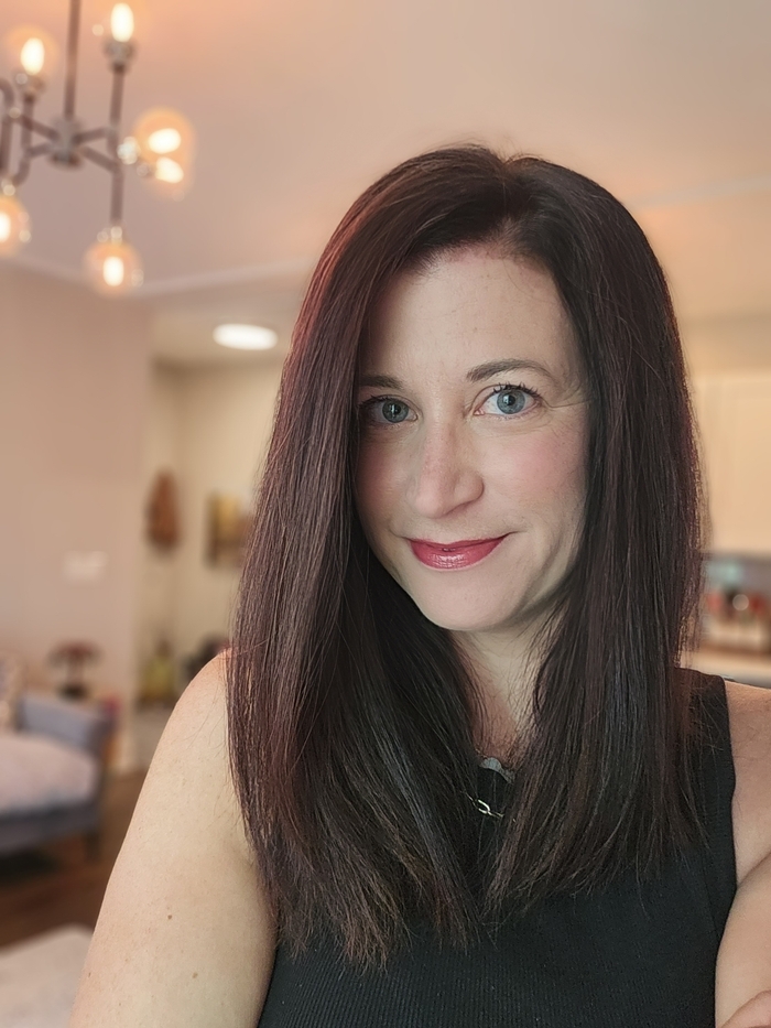 Lindsay Currie (Author of Scritch Scratch)