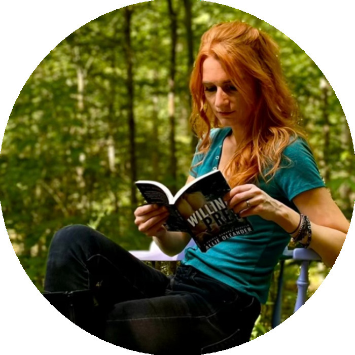 Allie Oleander (Author of Willing Prey)
