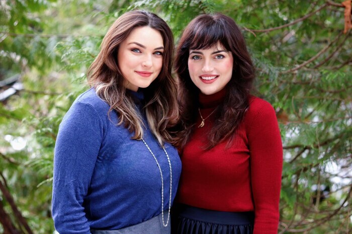 Elizabeth Helen (Author of Bonded by Thorns)