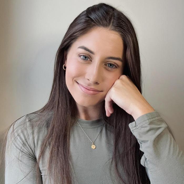 Jaelynn Page (Author of WAR OF BROKEN HEARTS)