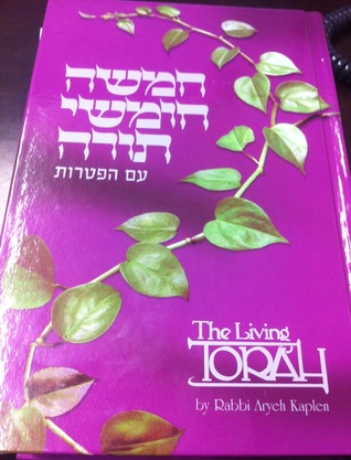 The Living Torah: The Five Books of Moses and the Haftarot by Anonymous