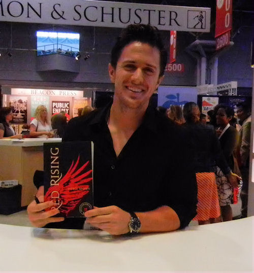 Photos of Pierce Brown - BEA 2013 Signing