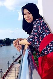 Amna Queen - Jakarta, 04, Indonesia (3 books)