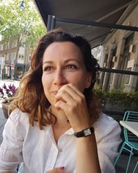 Renée Van Hooff - Amsterdam, 07, Netherlands (311 books)