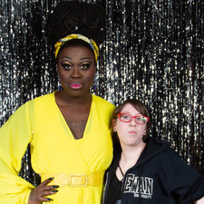 Izzy Bee (3,833 books)