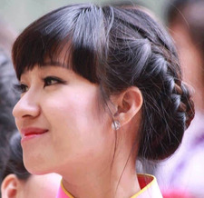 Esther Nguyen (esthernguyen92) - Hanoi, 44, Viet Nam (135 books)