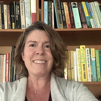 Julie (juliedg) - Traverse City, MI (3,341 books)