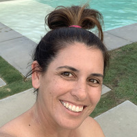 Michelle Nieves - Hawthorne, CA (120 books)