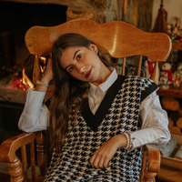 Teona Mango - The United States (521 books)