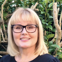 Jennifer Bridge - Jersey (809 books)