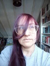 Laura - Brighton, B6, The United Kingdom (596 books)