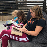 Amy Knowles - Nottingham, R8, The United Kingdom (675 books)