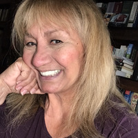 Lydia Nolan (lydianolan) - Pasadena, CA (410 books)