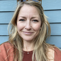 Katie McCurry - Boston, MA (147 books)