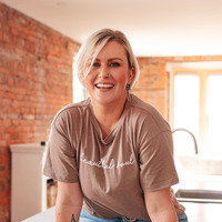 Danielle Purdy - Brantford, ON, Canada (274 books)