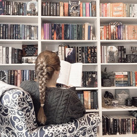 Ashley (reading_with_ash) - Berryville, VA (2,372 books)