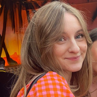Lizzie James - Dudley, D7, The United Kingdom (357 books)