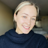 Hailey Keeping - Fort Mcmurray, AB, Canada (64 books)