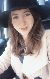 Chelsea Moore - The United States (481 books)