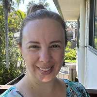 Sarah Parnell - Brisbane, 04, Australia (175 books)