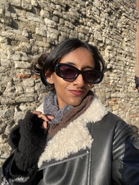 Anya (ananyarvi) - London, ec3n 2px, The United Kingdom (100 books)