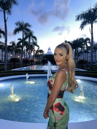 Chloe Hannah Bolt - Exeter, D4, The United Kingdom (29 books)