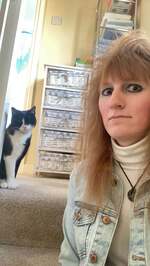 Lucy Everitt (lucyhopeeveritt) (253 books)