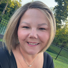 Jennifer Guth - Hamilton, OH (28 books)